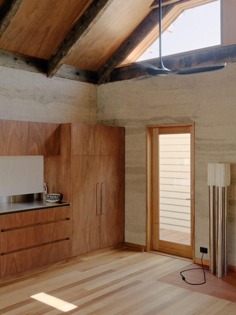 Glaneuse - Well Grounded Building